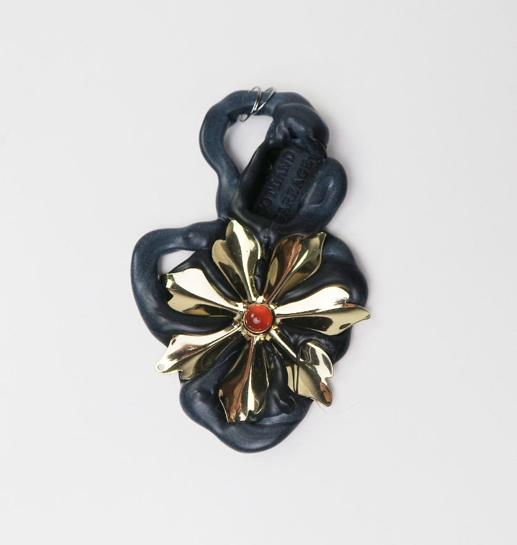 Power charm black – WOS